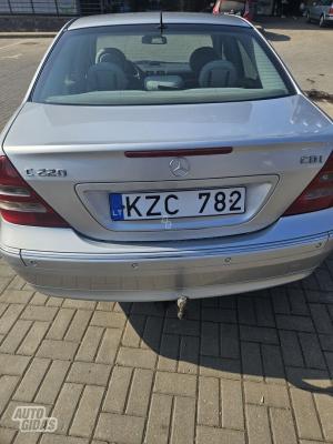 Mercedes-Benz c-220 2001 in Vilnius, with an engine capacity of 2.10 L and mileage of 265 thousand km for 1450 €, photo 7 on AUTOMOTO.COM.LV