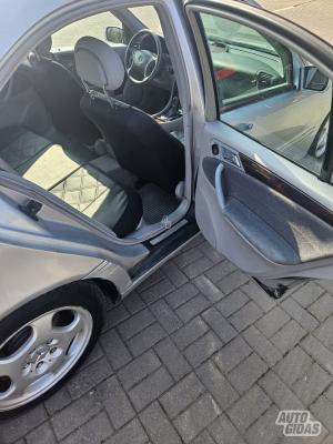 Mercedes-Benz c-220 2001 in Vilnius, with an engine capacity of 2.10 L and mileage of 265 thousand km for 1450 €, photo 11 on AUTOMOTO.COM.LV
