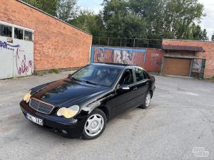 Mercedes-Benz c-220 2001 in Vilnius, with an engine capacity of 2.20 L and mileage of 299 thousand km for 799 €, photo  on AUTOMOTO.COM.LV