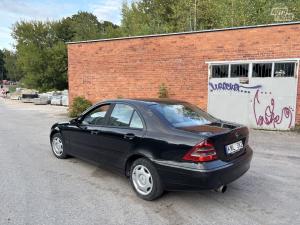 Mercedes-Benz c-220 2001 in Vilnius, with an engine capacity of 2.20 L and mileage of 299 thousand km for 799 €, photo 5 on AUTOMOTO.COM.LV