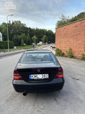 Mercedes-Benz c-220 2001 in Vilnius, with an engine capacity of 2.20 L and mileage of 299 thousand km for 799 €, photo 6 on AUTOMOTO.COM.LV