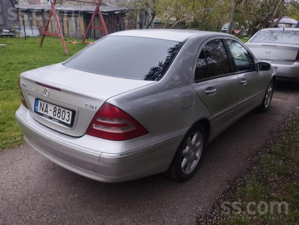 Mercedes-Benz c-220 2002 in Jurmala, with an engine capacity of 2.20 L and mileage of 281 thousand km for 1700 €, photo 1 on AUTOMOTO.COM.LV