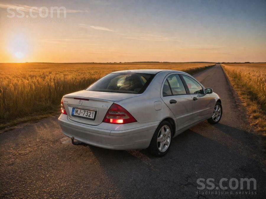 Mercedes-Benz c-220 2002 Rīga, ar dzinēja tilpumu 2.20 L un nobraukumu 350 tūkst. km par 2000 €, foto 3 vietnē AUTOMOTO.COM.LV