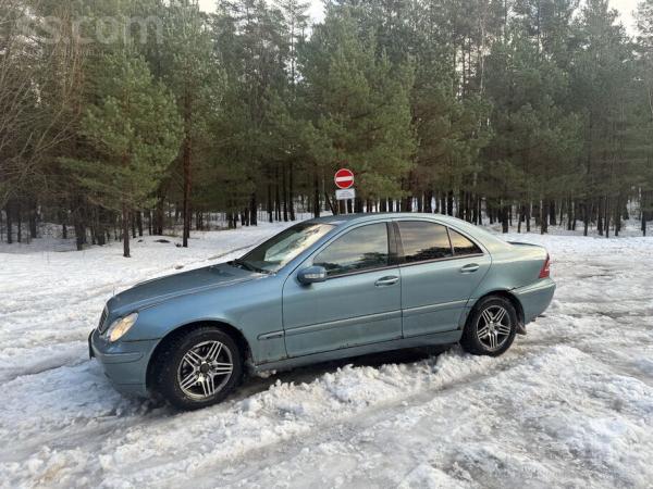 Mercedes-Benz c-220 2003 in Liepaja, with an engine capacity of 2.20 L and mileage of 382 thousand km for 1500 €, photo 3 on AUTOMOTO.COM.LV