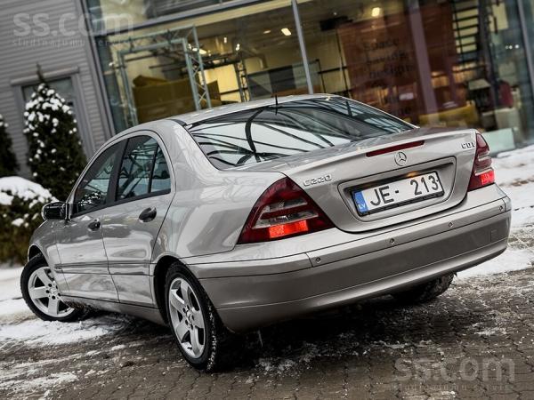 Mercedes-Benz c-220 2003 in Riga, with an engine capacity of 2.20 L and mileage of 319 thousand km for 2500 €, photo 3 on AUTOMOTO.COM.LV
