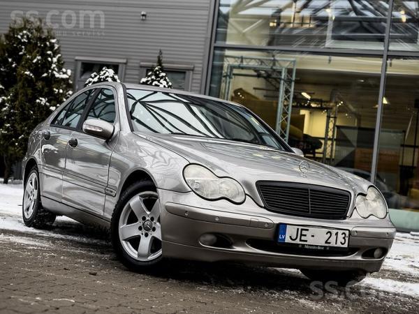 Mercedes-Benz c-220 2003 in Riga, with an engine capacity of 2.20 L and mileage of 319 thousand km for 2500 €, photo 8 on AUTOMOTO.COM.LV