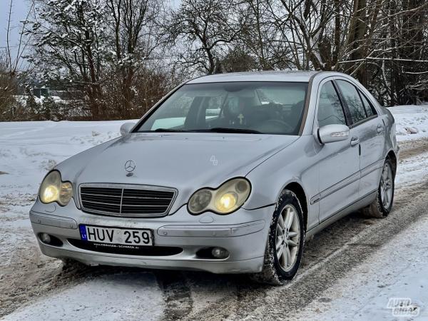 Mercedes-Benz c-220 2003 in Vilnius, with an engine capacity of 2.20 L and mileage of 355 thousand km for 2250 €, photo 2 on AUTOMOTO.COM.LV