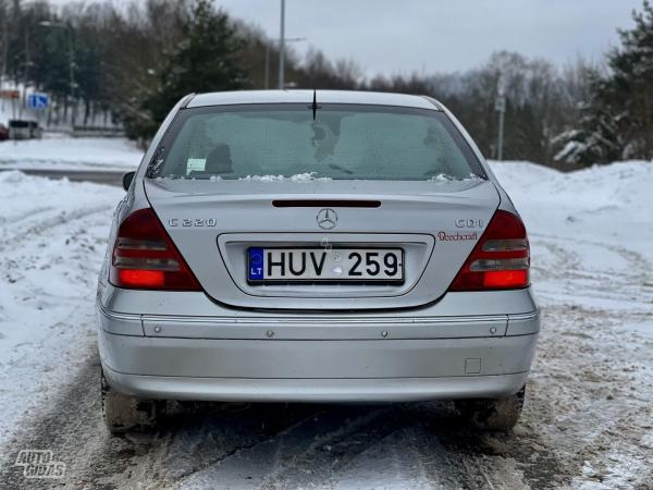 Mercedes-Benz c-220 2003 in Vilnius, with an engine capacity of 2.20 L and mileage of 355 thousand km for 2250 €, photo 4 on AUTOMOTO.COM.LV