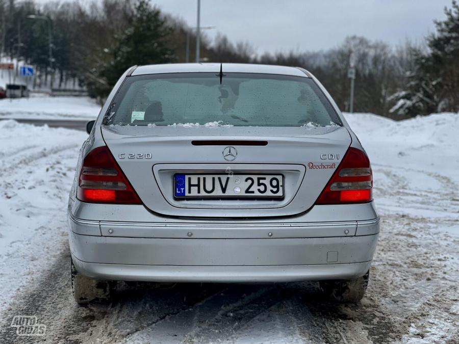 Mercedes-Benz c-220 2003 Viļņa, ar dzinēja tilpumu 2.20 L un nobraukumu 355 tūkst. km par 2250 €, foto 4 vietnē AUTOMOTO.COM.LV
