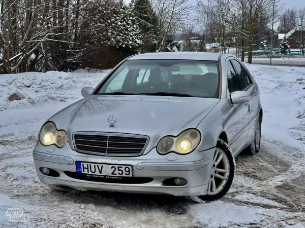 Mercedes-Benz c-220 2003 in Vilnius, with an engine capacity of 2.20 L and mileage of 355 thousand km for 2250 €, photo 9 on AUTOMOTO.COM.LV