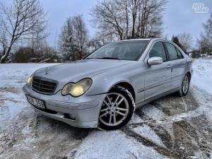 Mercedes-Benz c-220 2003 Viļņa, ar dzinēja tilpumu 2.20 L un nobraukumu 355 tūkst. km par 2250 €, foto 12 vietnē AUTOMOTO.COM.LV