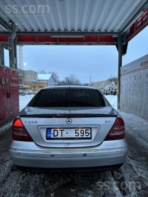Mercedes-Benz c-220 2003 Preiļi, ar dzinēja tilpumu 2.20 L un nobraukumu 353 tūkst. km par 1100 €, foto 3 vietnē AUTOMOTO.COM.LV