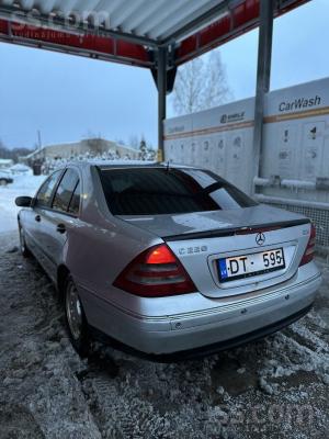 Mercedes-Benz c-220 2003 Preiļi, ar dzinēja tilpumu 2.20 L un nobraukumu 353 tūkst. km par 1100 €, foto 5 vietnē AUTOMOTO.COM.LV