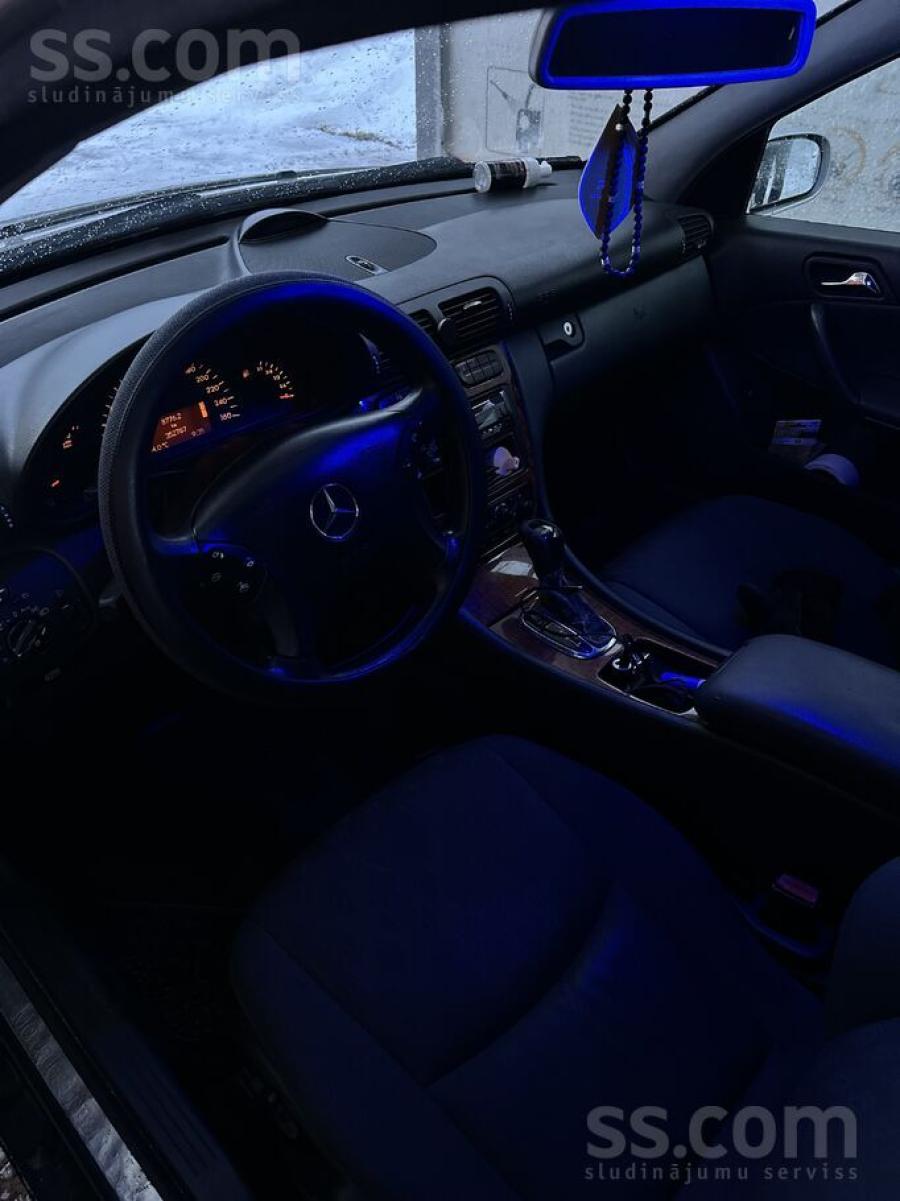 Mercedes-Benz c-220 2003 Preiļi, ar dzinēja tilpumu 2.20 L un nobraukumu 359 tūkst. km par 1000 €, foto 8 vietnē AUTOMOTO.COM.LV