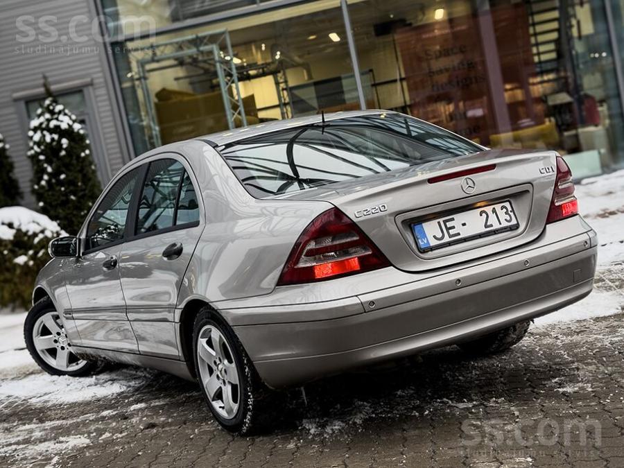 Mercedes-Benz c-220 2003 Rīga, ar dzinēja tilpumu 2.20 L un nobraukumu 319 tūkst. km par 1890 €, foto 4 vietnē AUTOMOTO.COM.LV