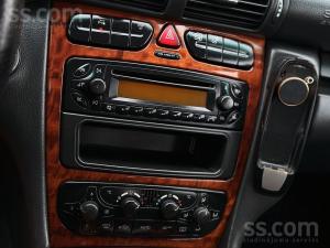 Mercedes-Benz c-220 2003 Rīga, ar dzinēja tilpumu 2.20 L un nobraukumu 319 tūkst. km par 1890 €, foto 20 vietnē AUTOMOTO.COM.LV