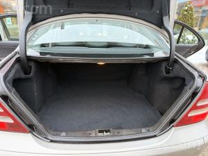 Mercedes-Benz c-220 2003 Rīga, ar dzinēja tilpumu 2.20 L un nobraukumu 319 tūkst. km par 1890 €, foto 21 vietnē AUTOMOTO.COM.LV