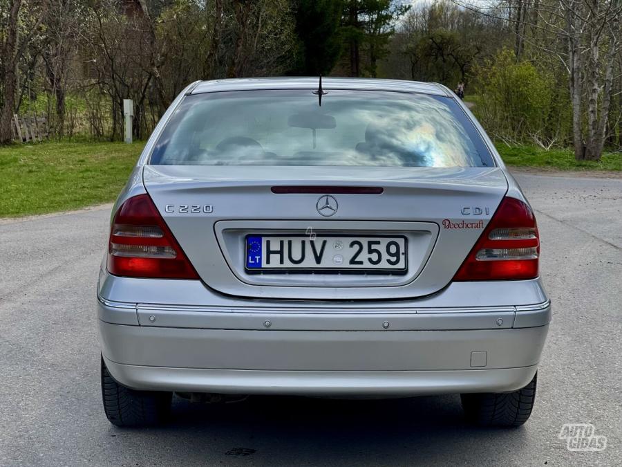 Mercedes-Benz c-220 2003 in Vilnius, with an engine capacity of 2.20 L and mileage of 350 thousand km for 900 €, photo 6 on AUTOMOTO.COM.LV