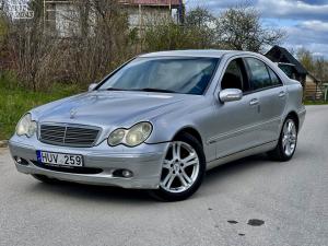 Mercedes-Benz c-220 2003 in Vilnius, with an engine capacity of 2.20 L and mileage of 350 thousand km for 900 €, photo 12 on AUTOMOTO.COM.LV