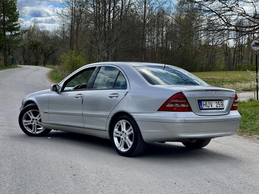 Mercedes-Benz c-220 2003 in Vilnius, with an engine capacity of 2.20 L and mileage of 350 thousand km for 900 €, photo 14 on AUTOMOTO.COM.LV