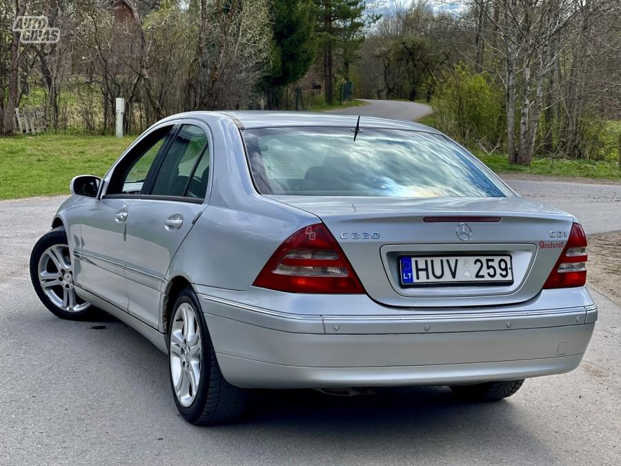 Mercedes-Benz c-220 2003 in Vilnius, with an engine capacity of 2.20 L and mileage of 350 thousand km for 900 €, photo 15 on AUTOMOTO.COM.LV
