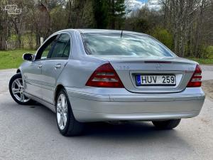 Mercedes-Benz c-220 2003 in Vilnius, with an engine capacity of 2.20 L and mileage of 350 thousand km for 900 €, photo 16 on AUTOMOTO.COM.LV
