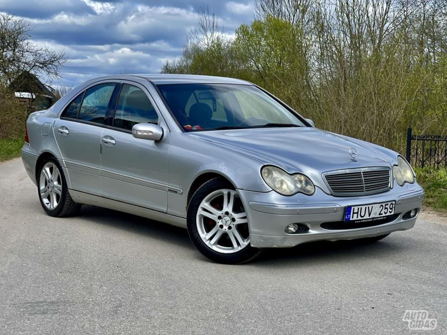 Mercedes-Benz c-220 2003 in Vilnius, with an engine capacity of 2.20 L and mileage of 350 thousand km for 900 €, photo 17 on AUTOMOTO.COM.LV