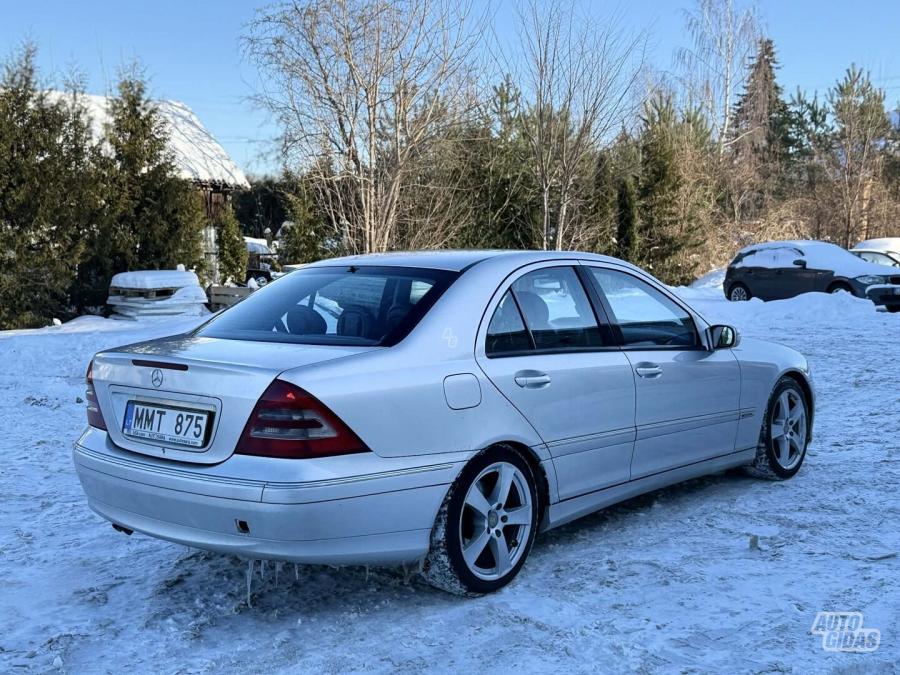 Mercedes-Benz c-220 2004 in Silute, with an engine capacity of 2.10 L and mileage of 360 thousand km for 1499 €, photo 4 on AUTOMOTO.COM.LV