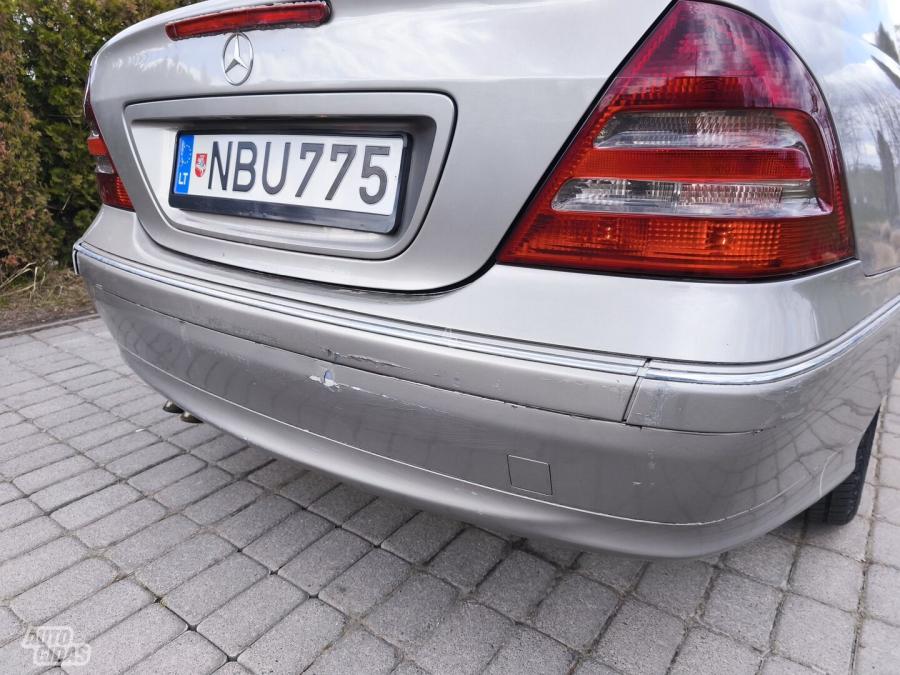 Mercedes-Benz c-220 2004 in Kaunas, with an engine capacity of 2.20 L and mileage of 327 thousand km for 1700 €, photo 13 on AUTOMOTO.COM.LV