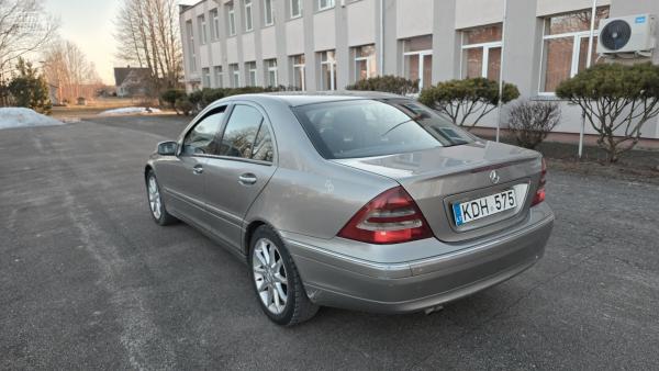 Mercedes-Benz c-220 2004 in Kretinga, with an engine capacity of 2.20 L and mileage of 360 thousand km for 1100 €, photo 3 on AUTOMOTO.COM.LV