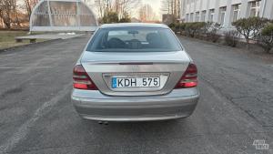 Мерседес Ц 220 2004 в Кретинга, объемом двигателя 2.20 л и пробегом 360 тыс. км за 1100 €, фото 5 на AUTOMOTO.COM.LV