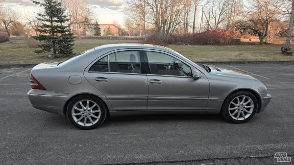 Mercedes-Benz c-220 2004 in Kretinga, with an engine capacity of 2.20 L and mileage of 360 thousand km for 1100 €, photo 6 on AUTOMOTO.COM.LV