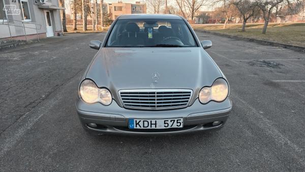 Mercedes-Benz c-220 2004 in Kretinga, with an engine capacity of 2.20 L and mileage of 360 thousand km for 1100 €, photo 8 on AUTOMOTO.COM.LV