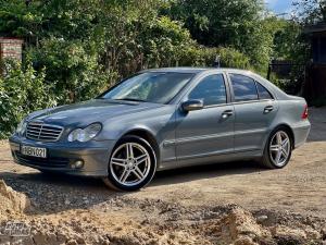Mercedes-Benz c-220 2004 in Vilnius, with an engine capacity of 2.20 L and mileage of 330 thousand km for 2200 €, photo  on AUTOMOTO.COM.LV