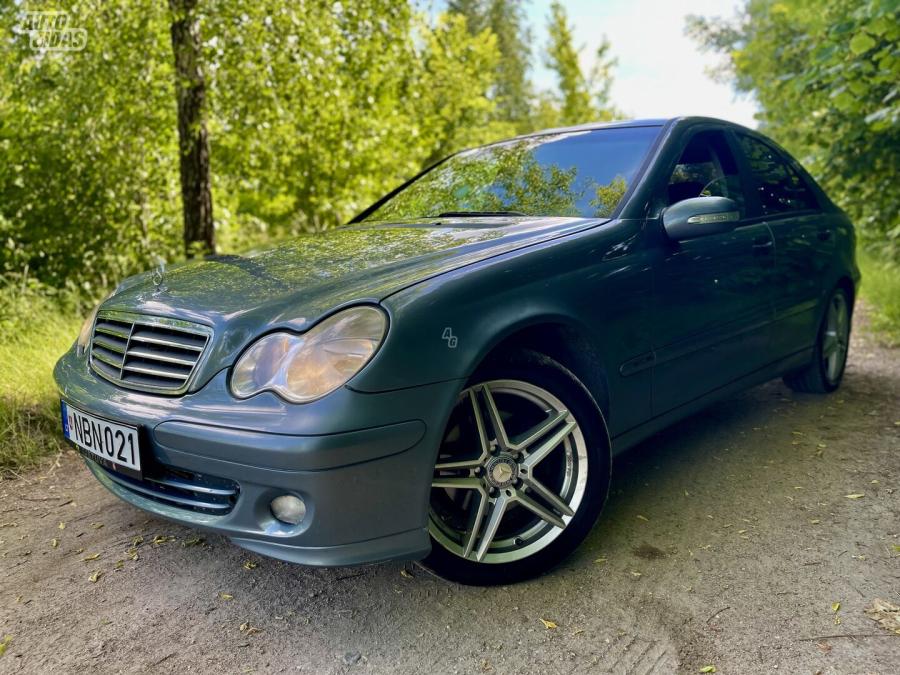 Mercedes-Benz c-220 2004 Viļņa, ar dzinēja tilpumu 2.20 L un nobraukumu 330 tūkst. km par 2200 €, foto 9 vietnē AUTOMOTO.COM.LV
