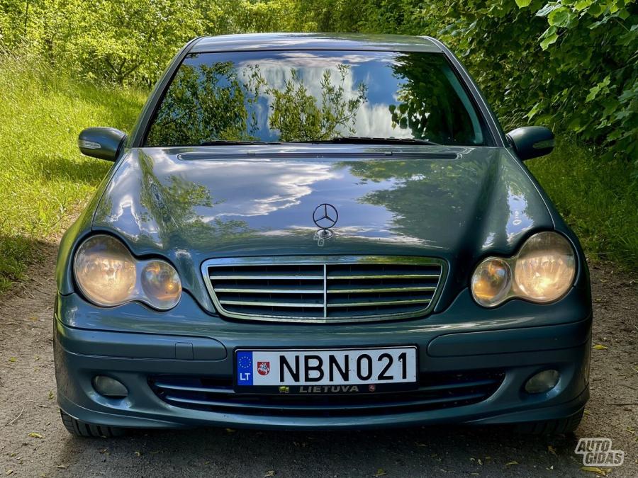Mercedes-Benz c-220 2004 Viļņa, ar dzinēja tilpumu 2.20 L un nobraukumu 330 tūkst. km par 2200 €, foto 19 vietnē AUTOMOTO.COM.LV