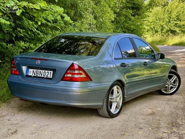 Мерседес Ц 220 2004 в Вильнюс, объемом двигателя 2.20 л и пробегом 330 тыс. км за 2200 €, фото 5 на AUTOMOTO.COM.LV