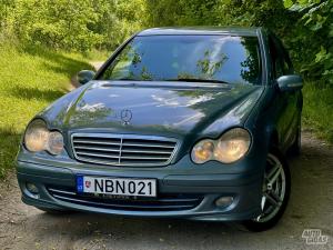 Mercedes-Benz c-220 2004 in Vilnius, with an engine capacity of 2.20 L and mileage of 330 thousand km for 2200 €, photo 11 on AUTOMOTO.COM.LV