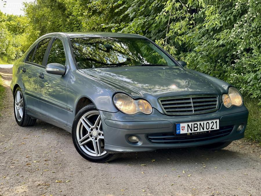 Mercedes-Benz c-220 2004 in Vilnius, with an engine capacity of 2.20 L and mileage of 330 thousand km for 2200 €, photo 16 on AUTOMOTO.COM.LV