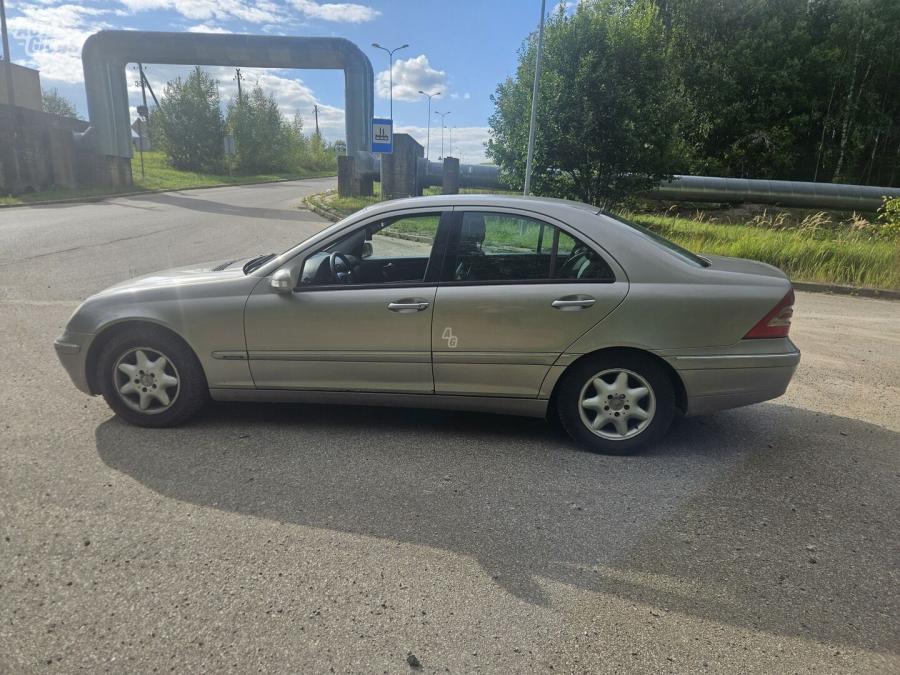 Mercedes-Benz c-220 2004 Visaginas, ar dzinēja tilpumu 2.20 L un nobraukumu 444 tūkst. km par 1350 €, foto 4 vietnē AUTOMOTO.COM.LV