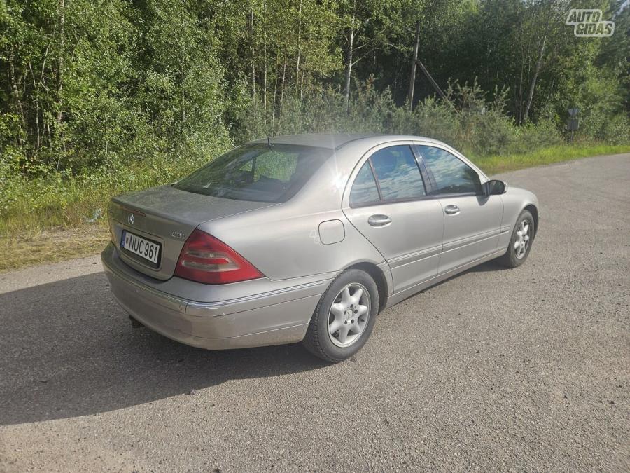 Mercedes-Benz c-220 2004 Visaginas, ar dzinēja tilpumu 2.20 L un nobraukumu 444 tūkst. km par 1350 €, foto 7 vietnē AUTOMOTO.COM.LV