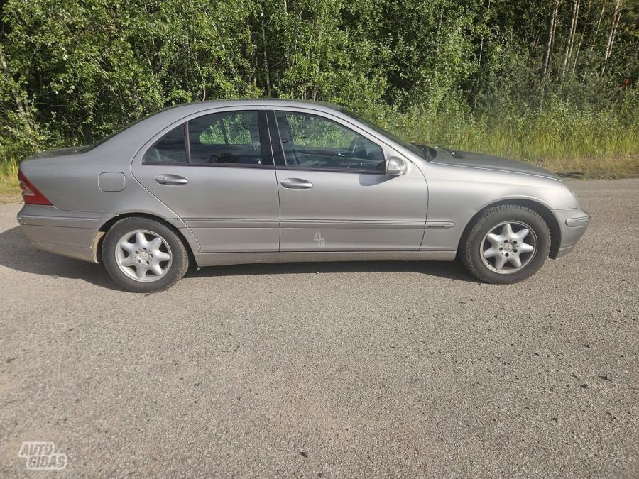 Mercedes-Benz c-220 2004 Visaginas, ar dzinēja tilpumu 2.20 L un nobraukumu 444 tūkst. km par 1350 €, foto 8 vietnē AUTOMOTO.COM.LV
