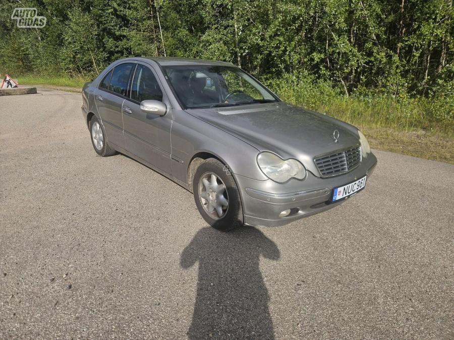 Mercedes-Benz c-220 2004 Visaginas, ar dzinēja tilpumu 2.20 L un nobraukumu 444 tūkst. km par 1350 €, foto 9 vietnē AUTOMOTO.COM.LV