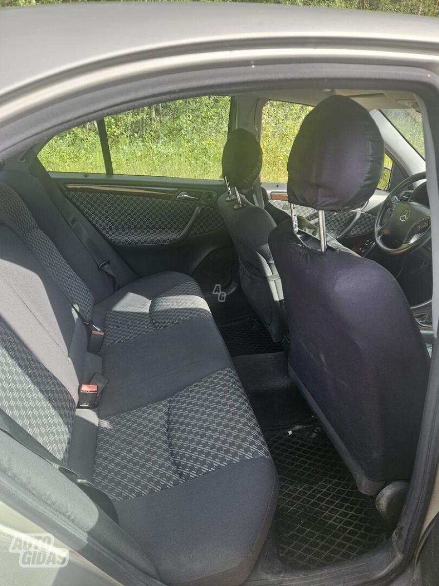 Mercedes-Benz c-220 2004 Visaginas, ar dzinēja tilpumu 2.20 L un nobraukumu 444 tūkst. km par 1350 €, foto 13 vietnē AUTOMOTO.COM.LV