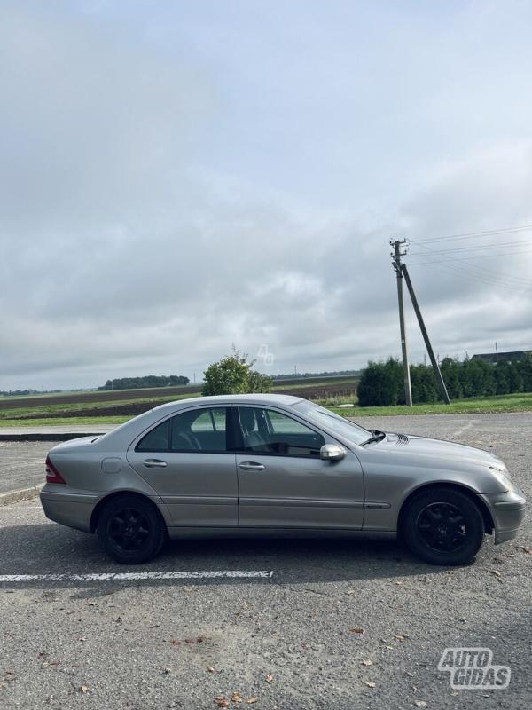 Mercedes-Benz c-220 2004 Joniškis, ar dzinēja tilpumu 2.20 L un nobraukumu 360 tūkst. km par 1550 €, foto 11 vietnē AUTOMOTO.COM.LV