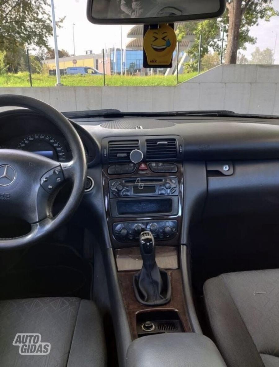 Mercedes-Benz c-220 2004 Joniškis, ar dzinēja tilpumu 2.20 L un nobraukumu 360 tūkst. km par 1550 €, foto 15 vietnē AUTOMOTO.COM.LV