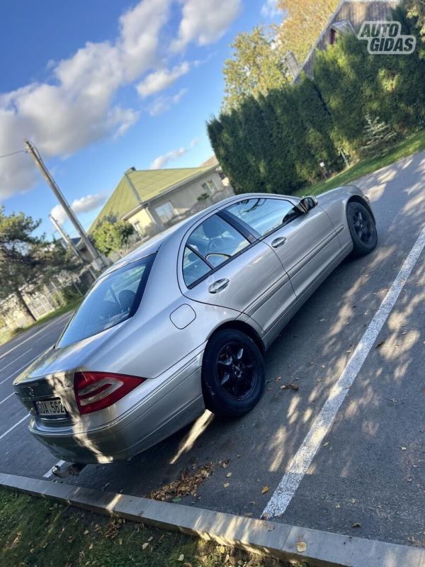 Mercedes-Benz c-220 2004 Joniškis, ar dzinēja tilpumu 2.20 L un nobraukumu 360 tūkst. km par 1550 €, foto 1 vietnē AUTOMOTO.COM.LV