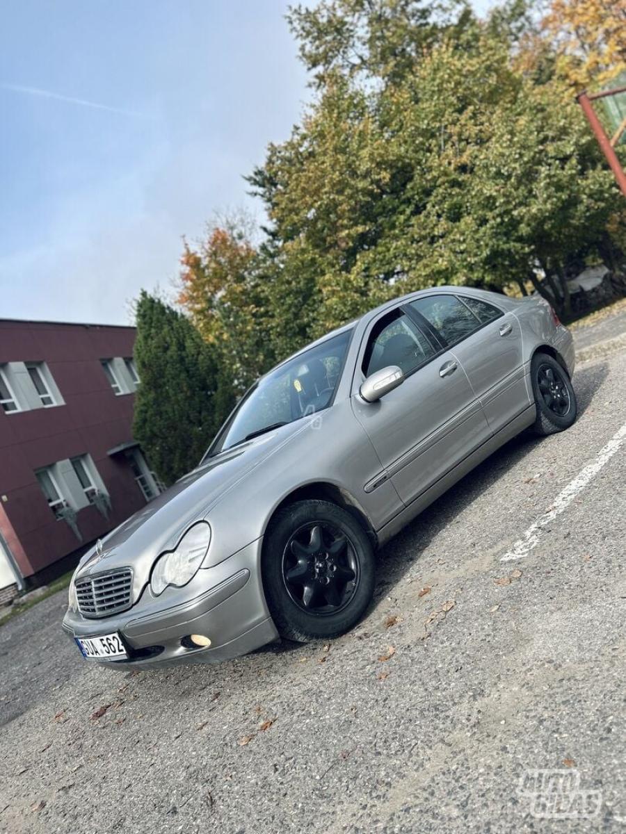 Mercedes-Benz c-220 2004 Joniškis, ar dzinēja tilpumu 2.20 L un nobraukumu 360 tūkst. km par 1550 €, foto 3 vietnē AUTOMOTO.COM.LV
