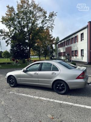 Mercedes-Benz c-220 2004 Joniškis, ar dzinēja tilpumu 2.20 L un nobraukumu 360 tūkst. km par 1550 €, foto 4 vietnē AUTOMOTO.COM.LV