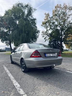 Mercedes-Benz c-220 2004 Joniškis, ar dzinēja tilpumu 2.20 L un nobraukumu 360 tūkst. km par 1550 €, foto 5 vietnē AUTOMOTO.COM.LV